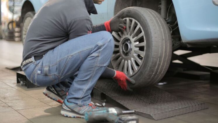 Top 10 Car Maintenance Tips for Beginners in 2024 to Keep Your Car in ...